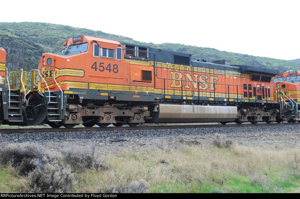 BNSF 4548